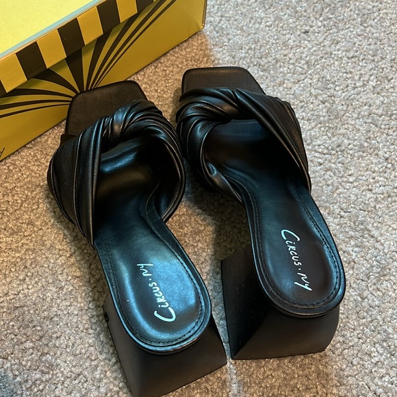 Circus by Sam Edelman | Shoes | Circus Ny By Sam Edelman Marianna Black Chunky Heel | Poshmark